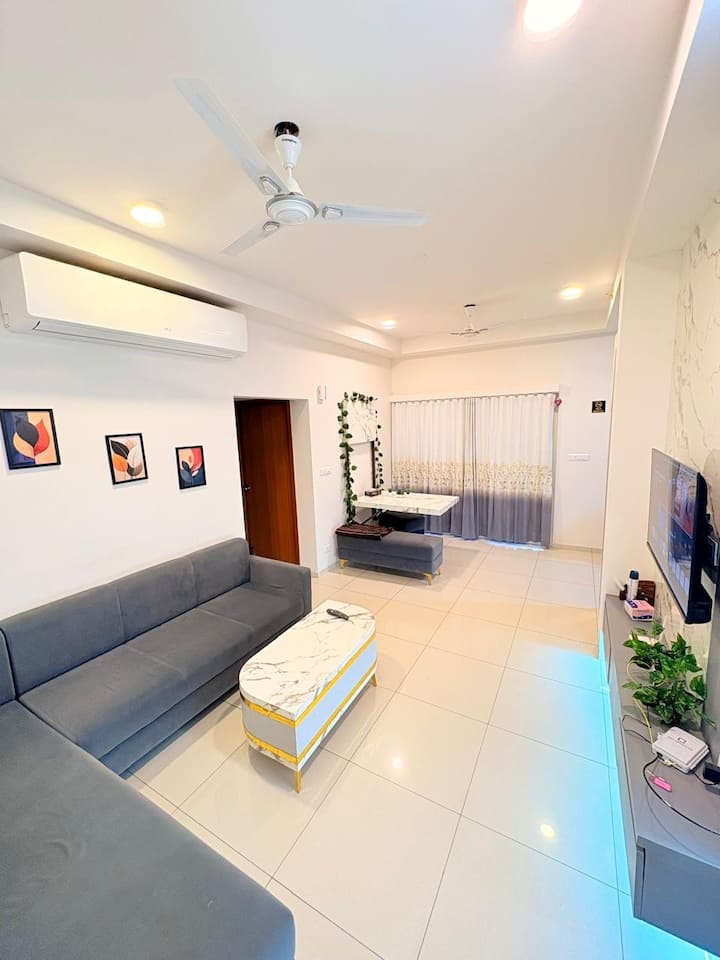 Luxury 2 Bhk Service Apartment In Gift City - Gandhinagar