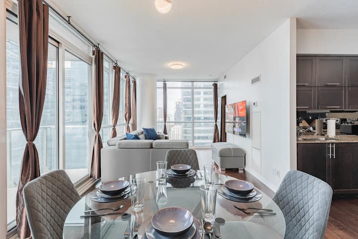 Modern 2br City View Retreat W/balcony & Workspace - Toronto