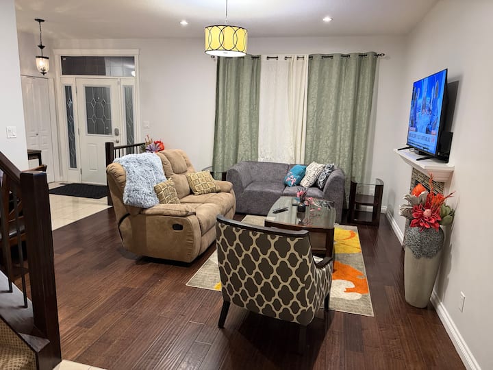 3 Bedrooms - Uptown Executive Inn - Fort McMurray