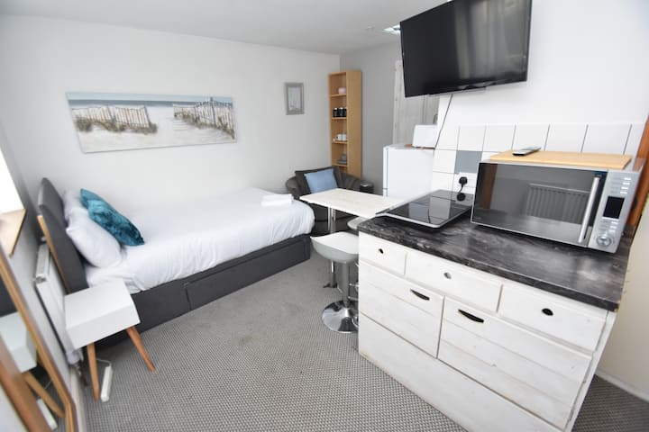 Tasteful Studio Close To Uni & City Centre - Cardiff