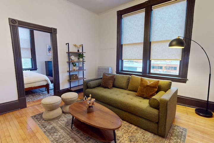 Downtown Keene, Keene State College, Walk To Shops - Keene, NH