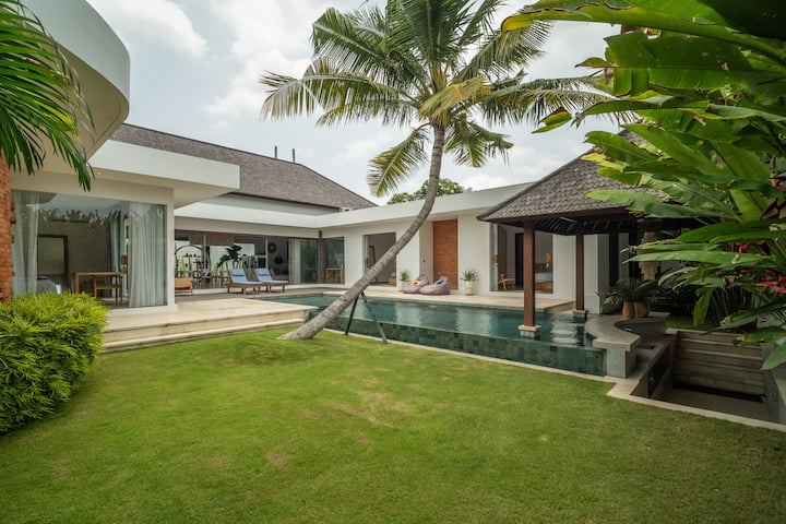 Luxury 4br Private Villas With Pool Canggu - Bali