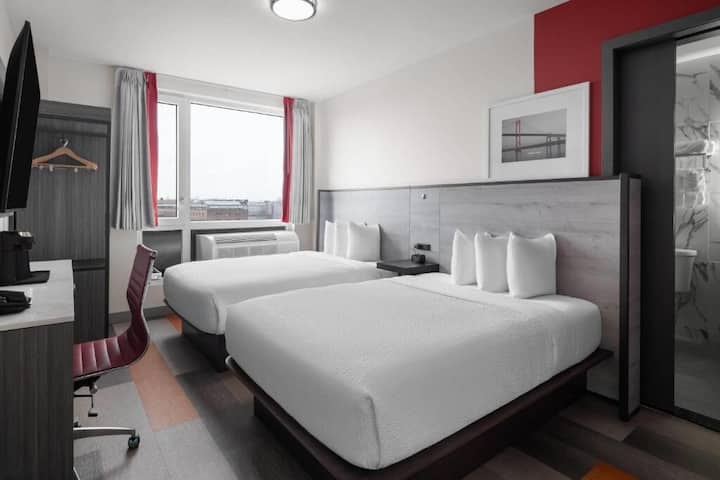 2 Double Beds | Ramada Brooklyn | Free Parking - Brooklyn, NY