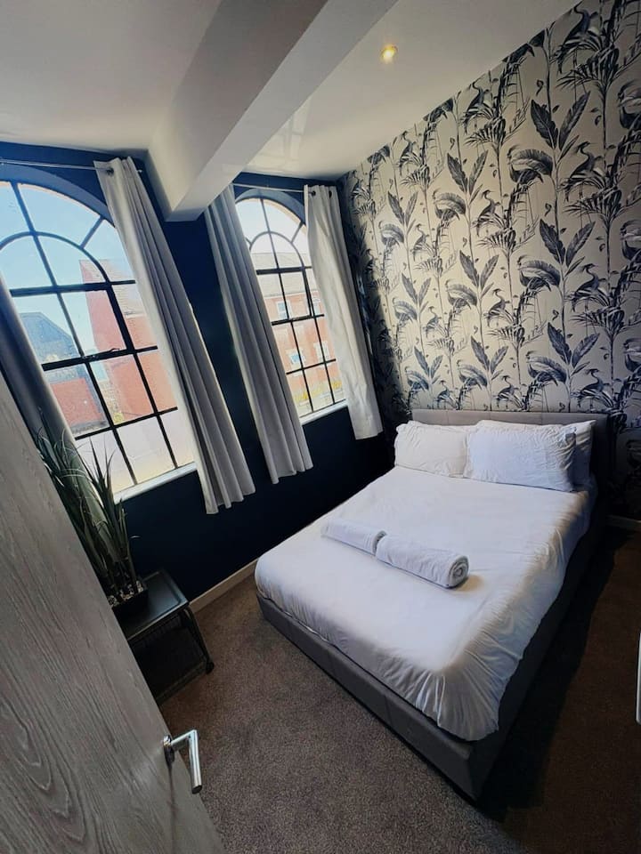 #84 Large Jq Apartment Sleeps 9 - Birmingham