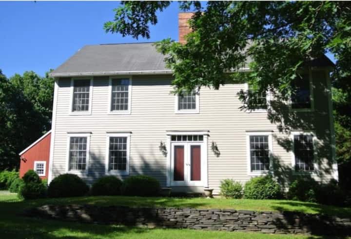 Escape To My Serene Home On 8.5 Acres With Pool. - Hudson, NY