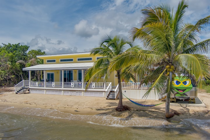 Ultimate Luxury Beachfront Rental With Pool - Belize