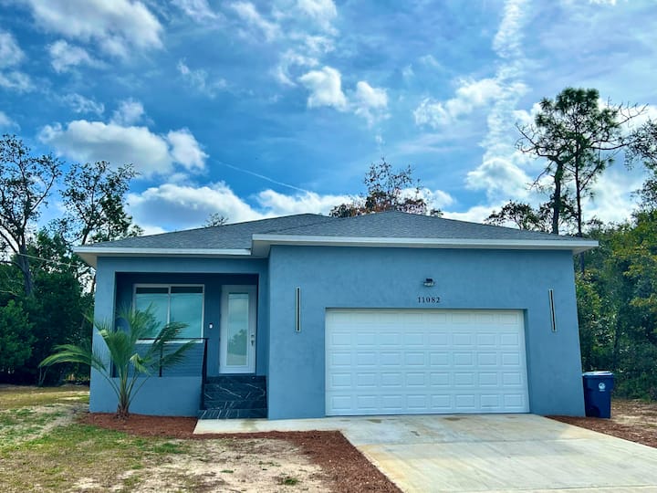 Spacious, Comfy & Newly Built Property - Spring Hill, FL