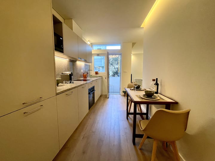 Studio W/ Balcony – Beira-mar, Historic Center - Aveiro