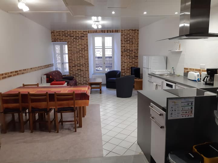 Duplex En Plein Cœur De Murat Classé 1 éToile - Murat