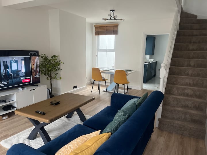 Luxury 3 Bed House For Long Stays - Watford