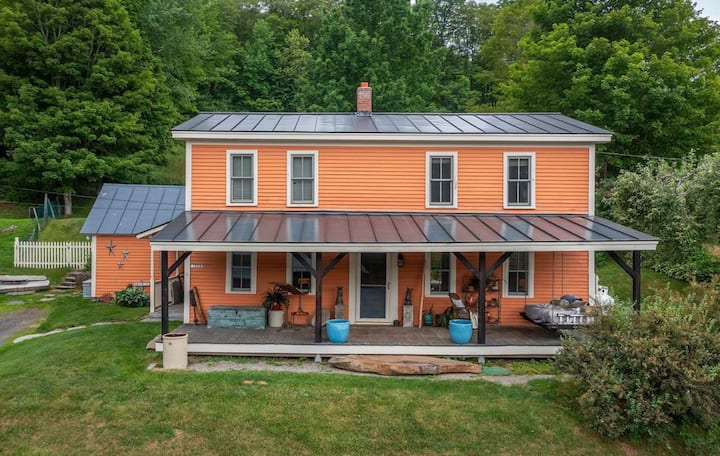 Snow Hollow Lodge - Quechee, VT