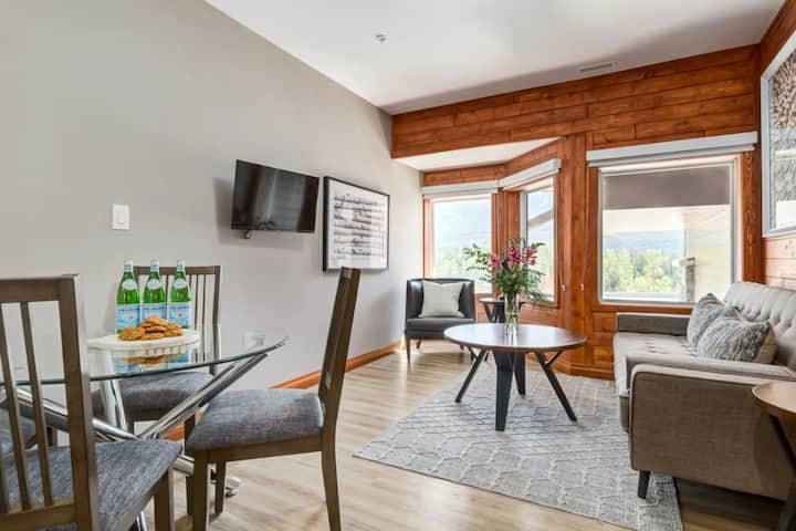 The Gem Stays At Harvie Heights – Near Banff - Banff, AB, Canada