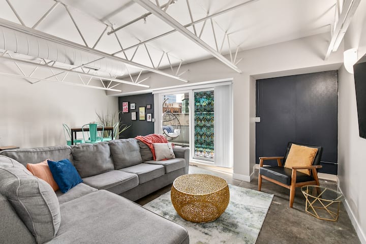 Relax & Recharge | Quiet Loft W/ Private Patio - Des Moines, IA
