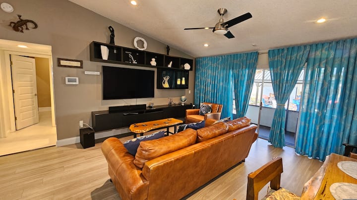 Lazydays Getaway Near Everything - Orlando International Airport (MCO)
