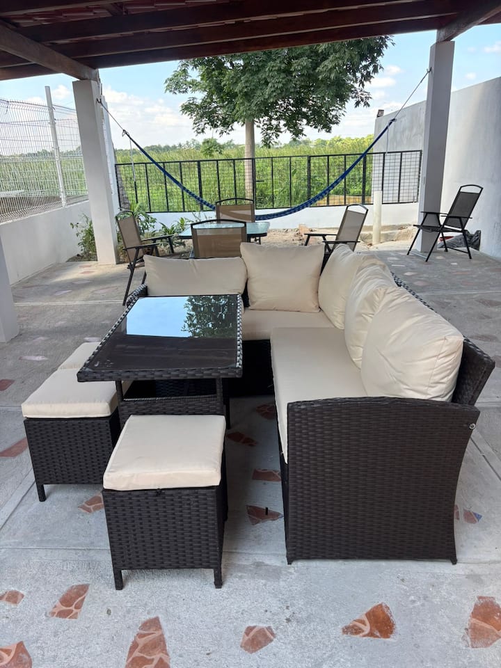 Casa Con Terraza En Privada Con Vigilancia - Villahermosa