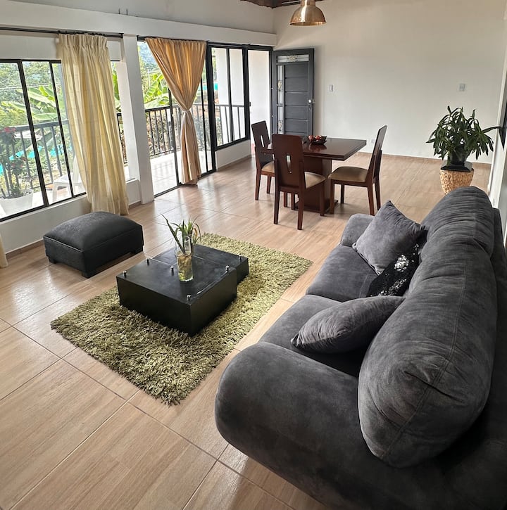 Linda Casa Campestre Con Excelentes Zonas Verdes. - Manizales