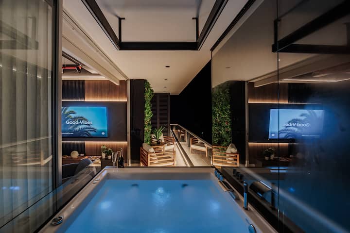 Luxury Poblado Escape • Jacuzzi & Modern Comfort - Medellín