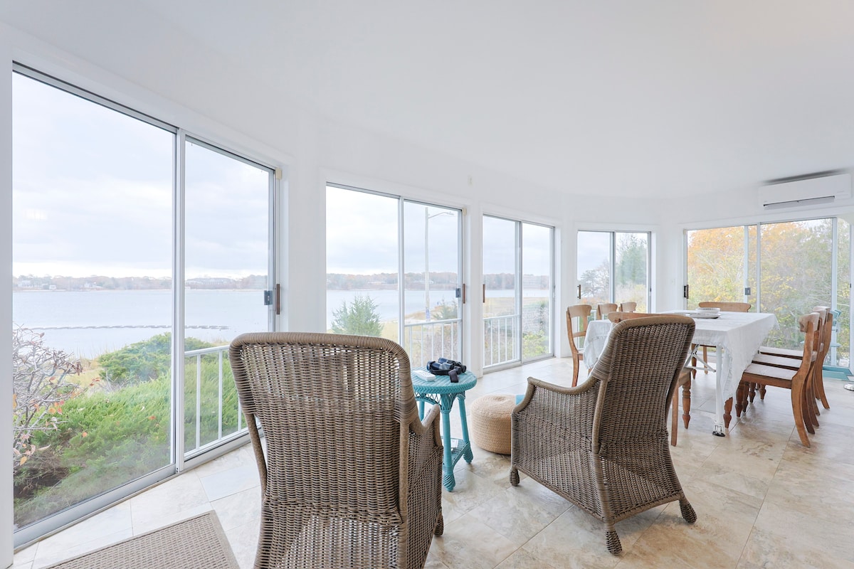 Oasis en bord de mer à Cape Cod avec une grande pièce ensoleillée ...