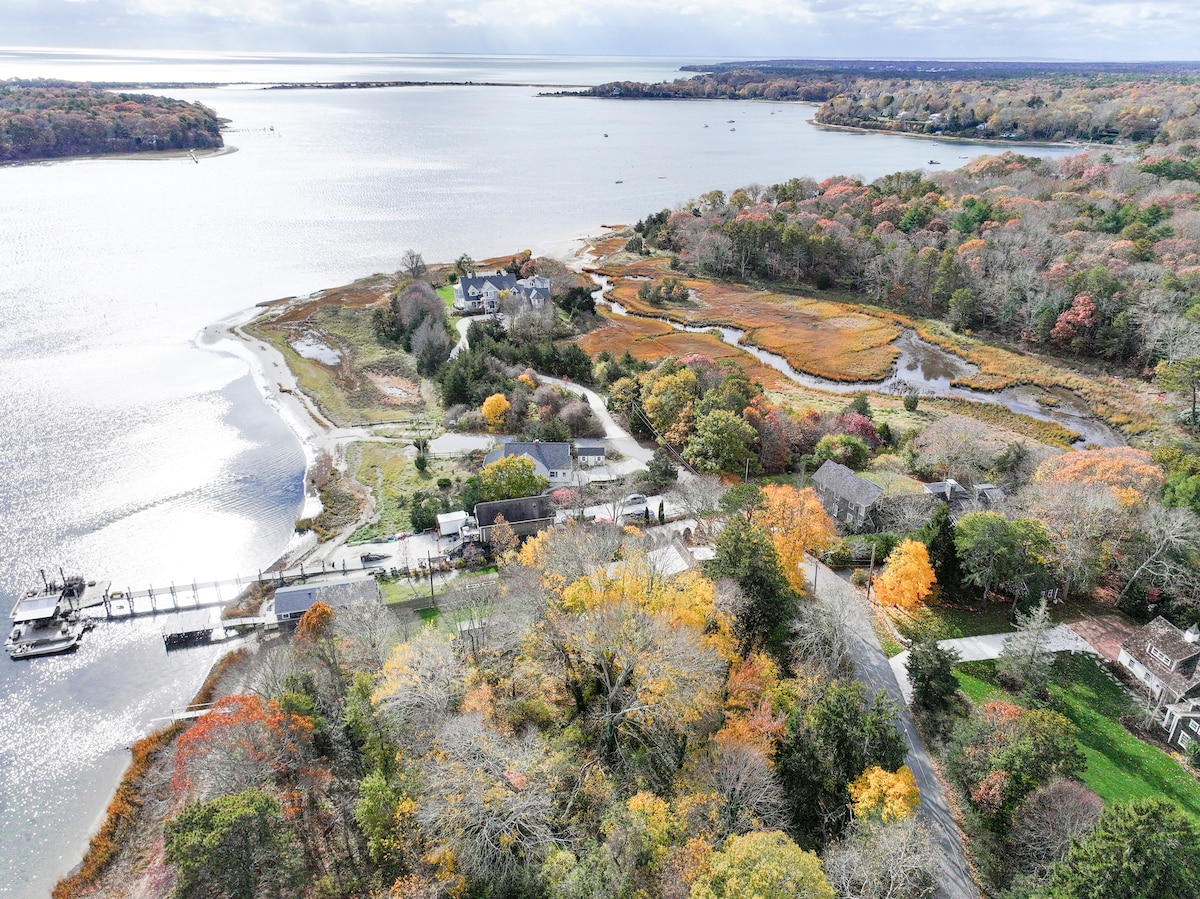 Oasis en bord de mer à Cape Cod avec une grande pièce ensoleillée ...