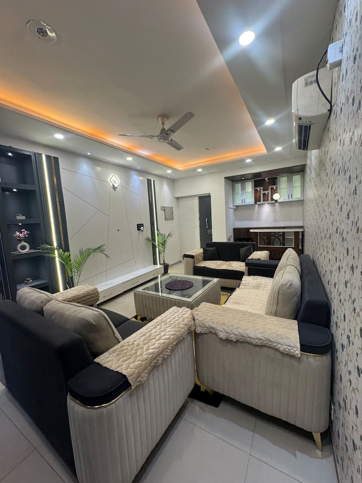 3bhk Cozy & High Rise Apartment - Panchkula