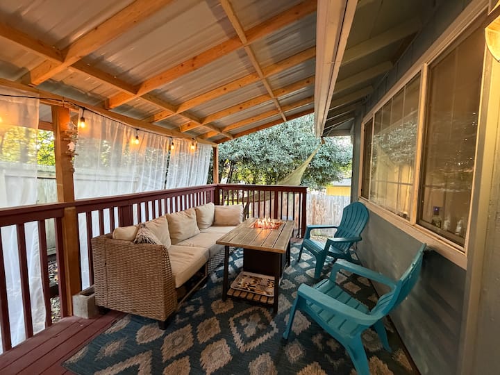 Uptown Vancouver Hideaway With Fenced Yard - Vancouver, WA