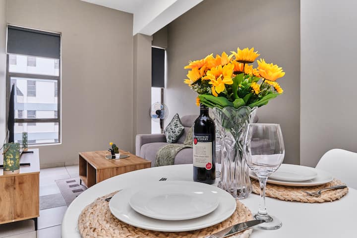 Cosy Cnr Apt|rosebank Business Precinct|mall |Pool - Randburg