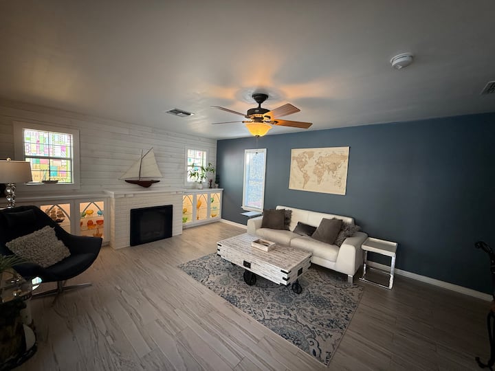 Pool House For A Good Time Away From Home. - Palestine, TX