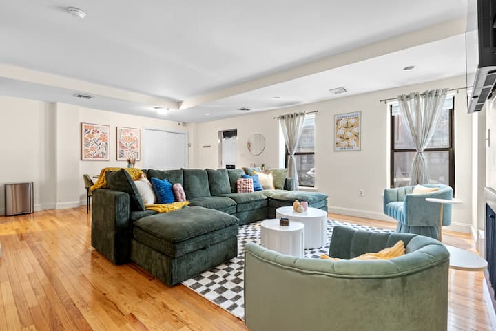 New! Spacious & Stylish City Getaway | 20 Min>nyc - New York