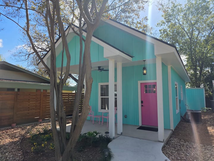 Cupcake Casita - Universal City, TX