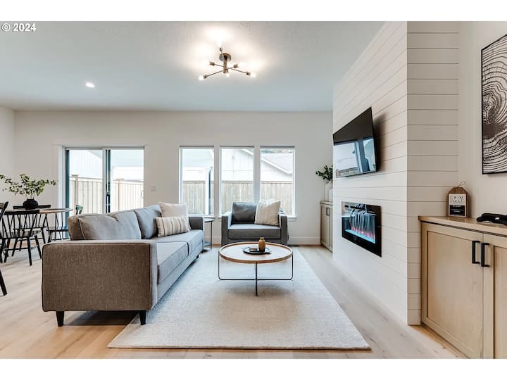 Sauna • 3 King Beds • 1.9 Miles To Autzen - Springfield, OR