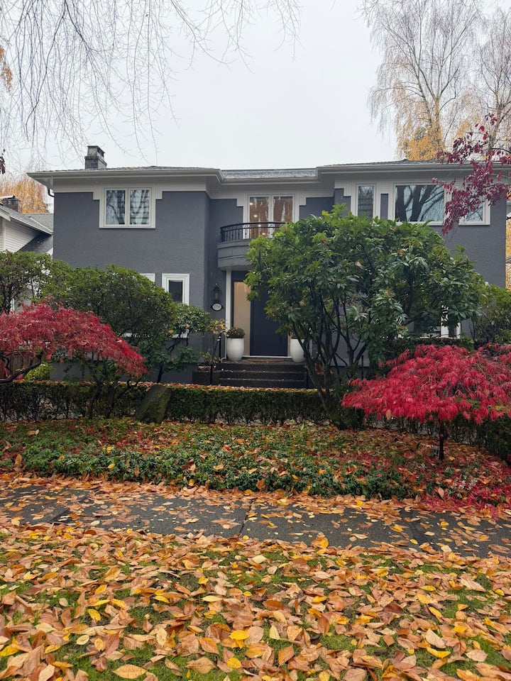 Spacious Two Bedroom Guest House In Kerrisdale - Vancouver