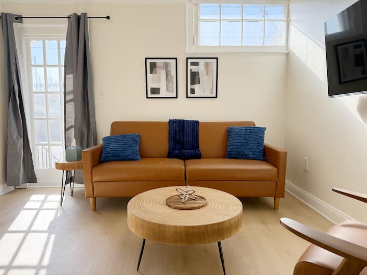 Redbrick Suites B | Queen 1bd\1ba Apt Near Ue - Evansville, IN