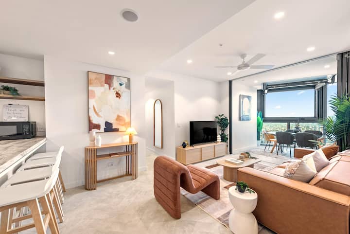 Queen’s Wharf | 3br Skyline Retreat + Free Parking - Spring Hill