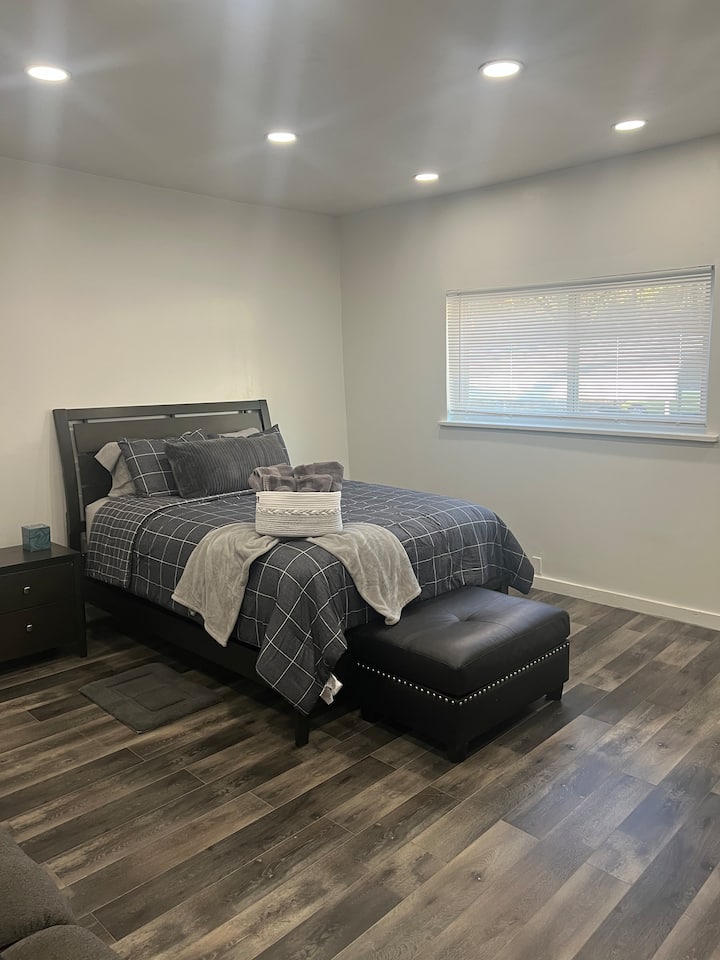 Modern 1 Bedroom Apartment In Charming Old Home - Lithonia