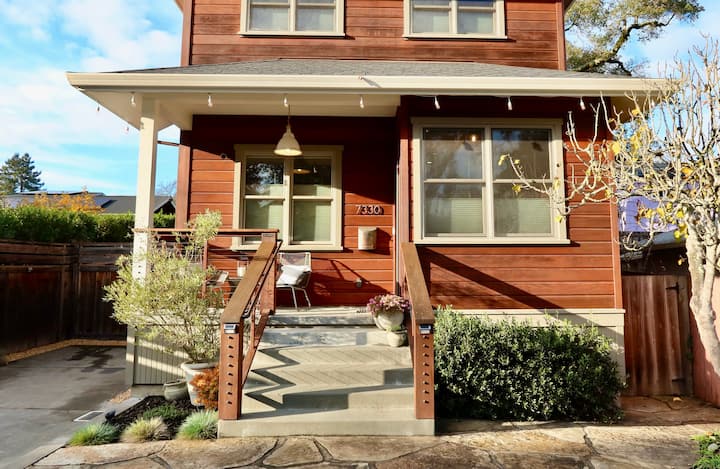 Private Downtown Designer Home - Walk To Town! - Sebastopol, CA