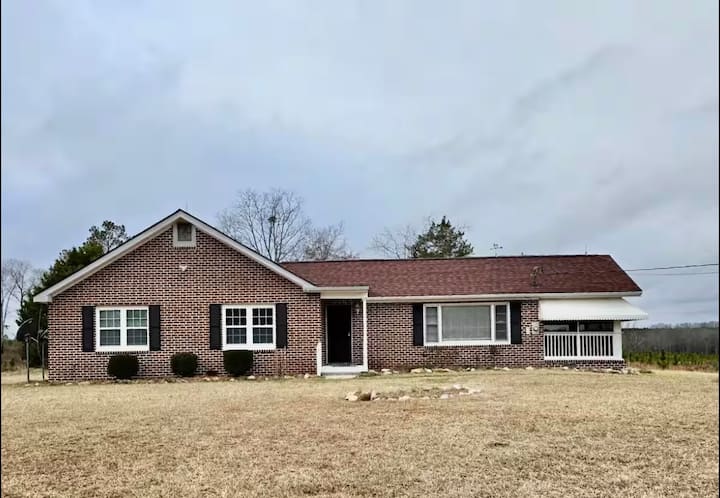 Modern Southern Cottage - High Falls State Park, Jackson