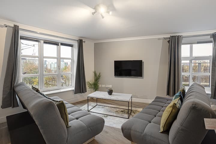 Bookbinders 12: Large & Stylish Apt With Patio - Leeds