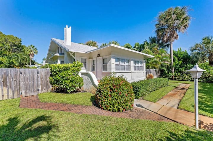 Flagler House 3-2 Guest House Option - Palm Beach, FL