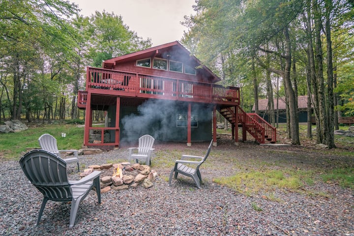 The Red Chalet At Lake Harmony In Poconos - Lake Harmony, PA