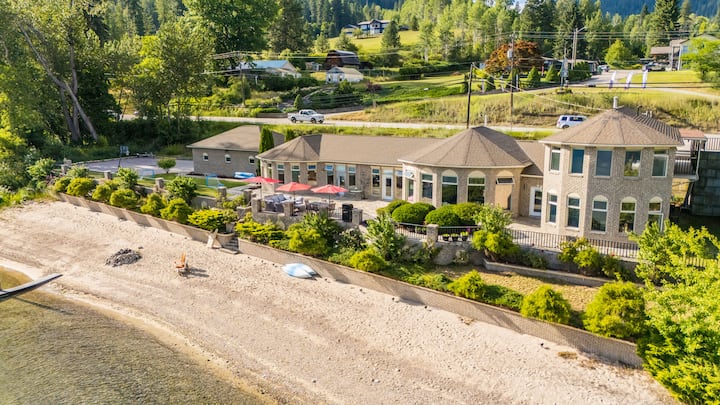 6 Mile Lake House - Nelson