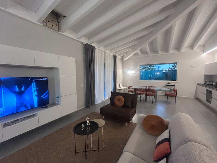 White Villa - Maranello