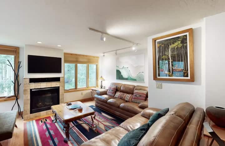 Cozy, Great Location - 3br W/fireplace And Hot Tub - Telluride, CO