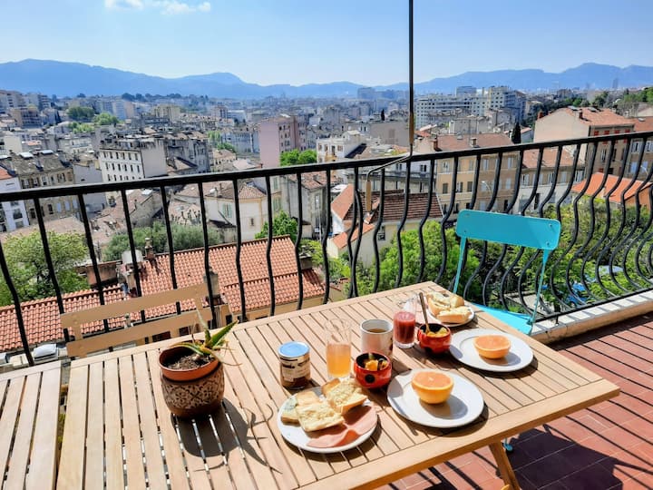Bail Mobilité - Beau T2 Avec Vue Panoramique - Marseille