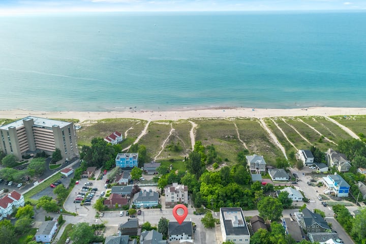 Entire 6-bed Beach House | Steps To Lake Michigan - New Buffalo, MI