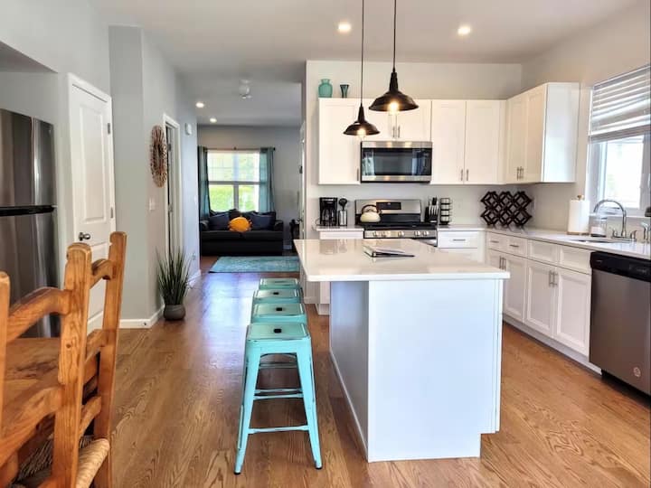 Modern Vacation Rental Near Asbury Park! - Asbury Park, NJ