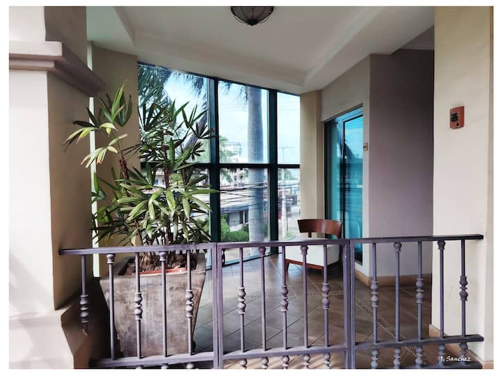 Elegante Y Natural - Managua