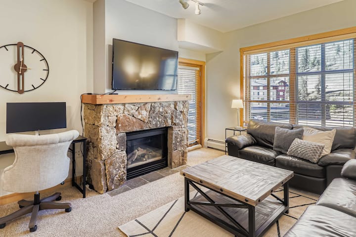 Updated Ski Access 1br Copper King Bed Hot Tubs - Copper Mountain, CO