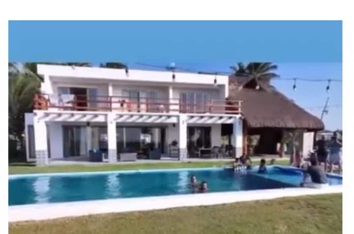 Casona A La Orilla Del Mar Miramar, Tabasco. - Tabasco