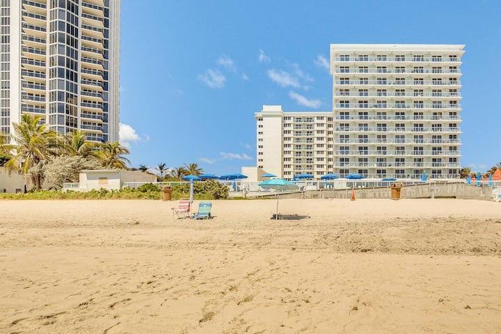 Ocean View Condo | Sunny Isles 1br + Beach Access - Sunny Isles Beach, FL