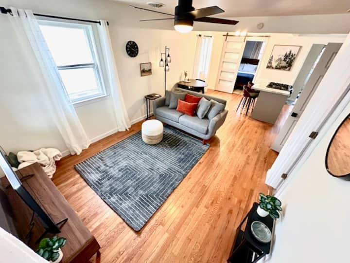Updated & Cozy 1br Home Near Hospitals + Downtown - Michigan